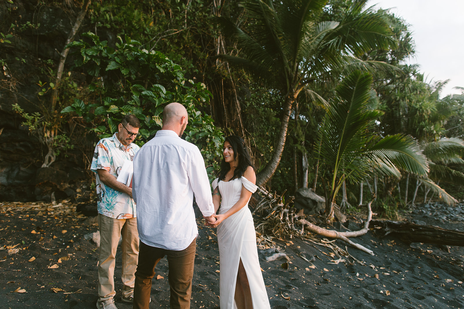 Hawaiian Elopement on The Big Island | alydove.com